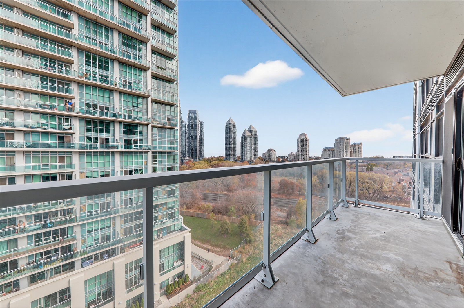 251 Manitoba St - Unit 1003, Etobicoke, ON